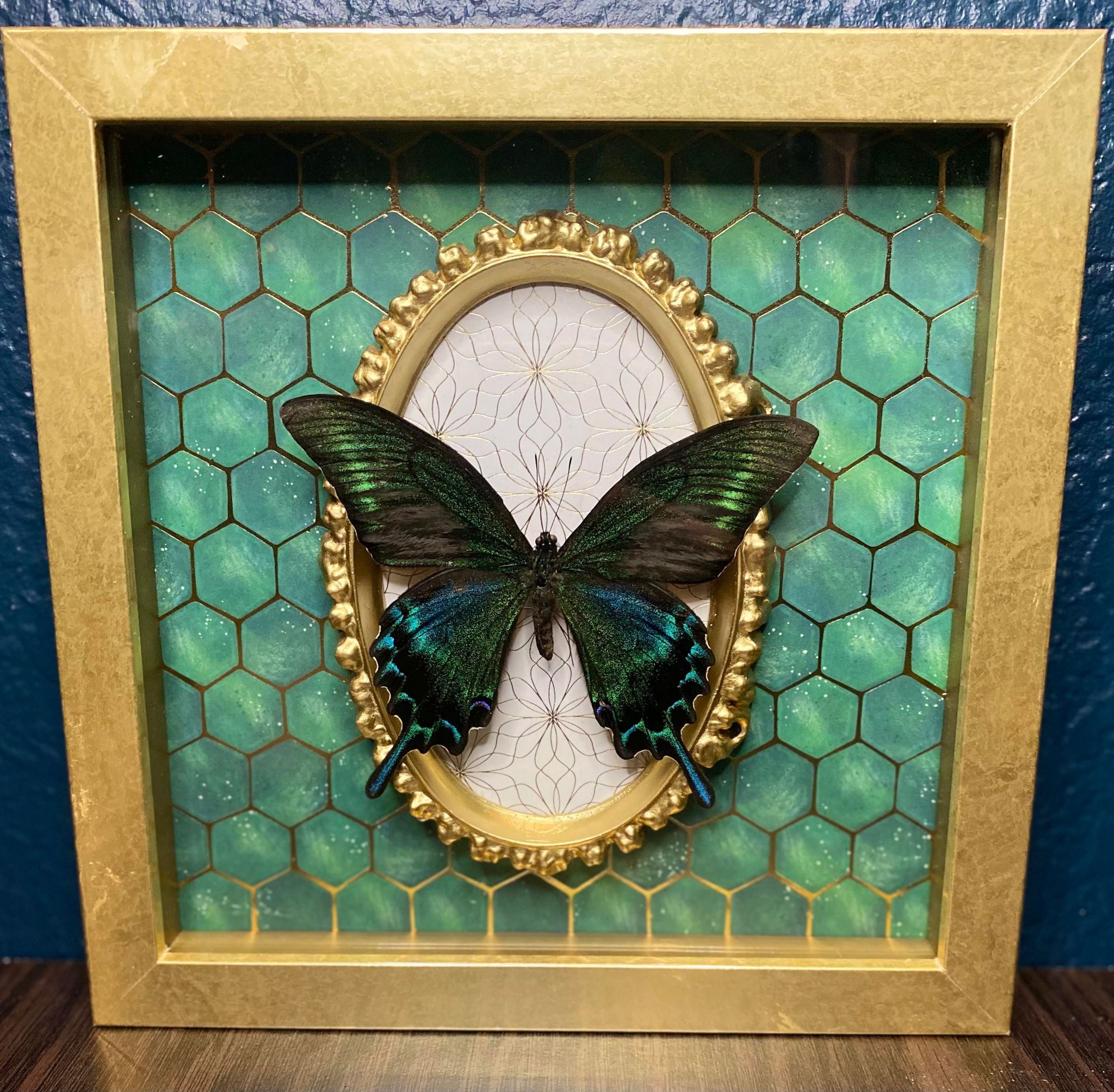 PRETTY DEAD THINGS – The Parlour Antiques & Oddities